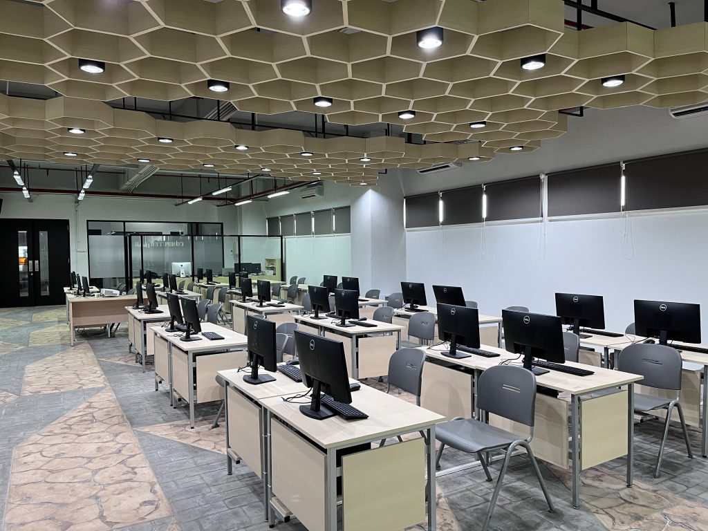 Facility - Desain & Bisnis Produk Fashion